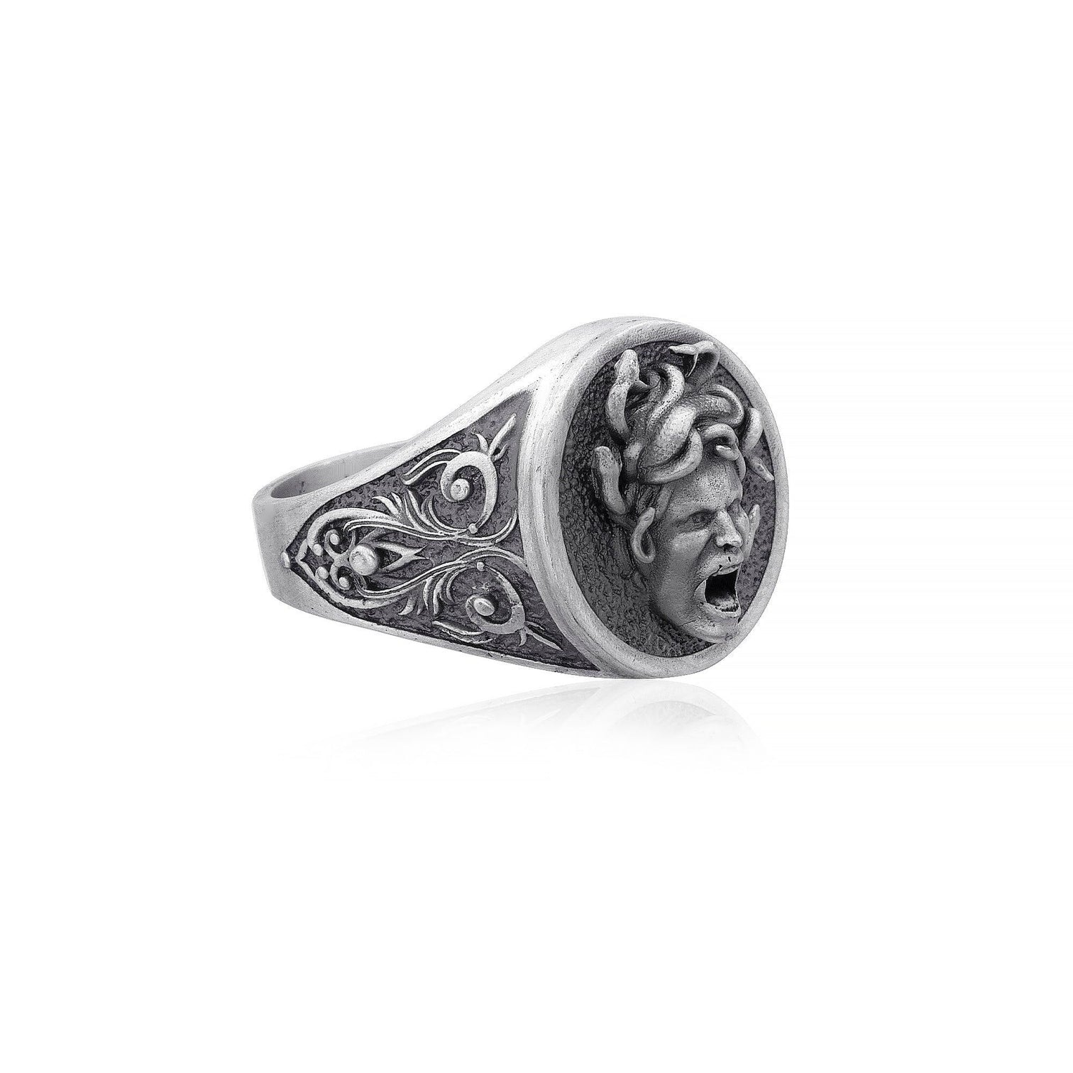 Angry Gorgon Medusa Ring